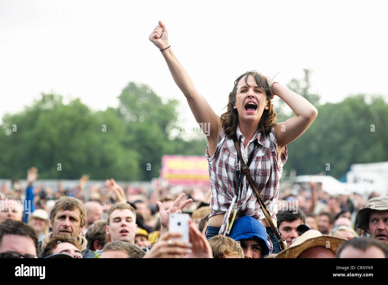 Festivalbesucher und Atmosphäre beim Hop Farm Music Festival am 29.06. ...