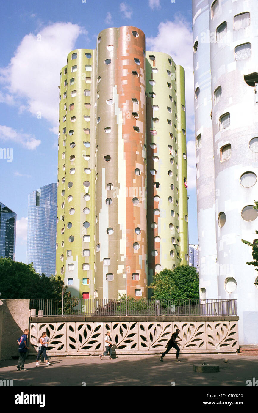 Hochhaus am Stadtrand von Paris Stockfotografie - Alamy