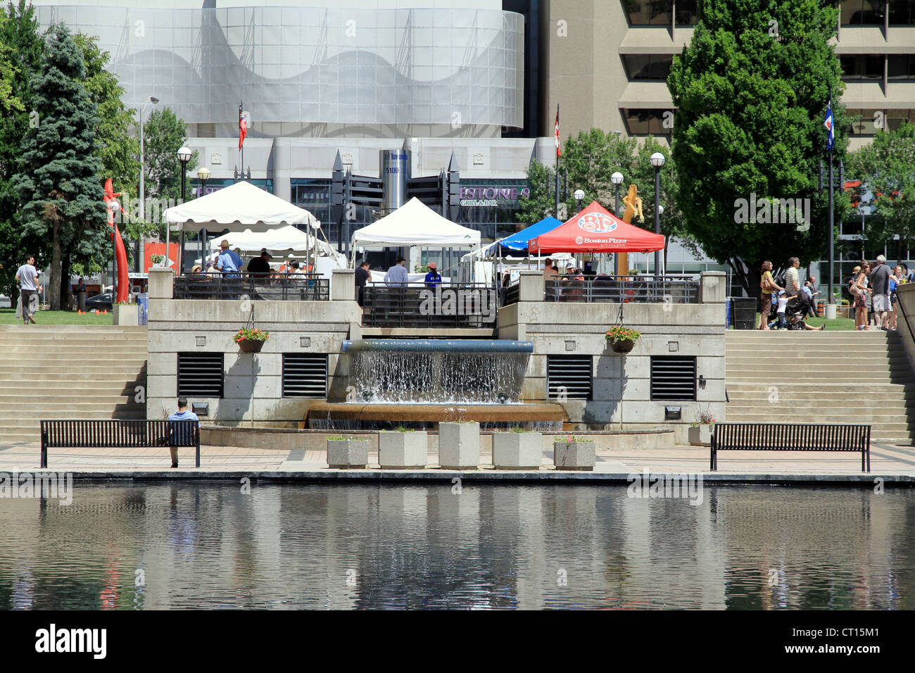 Ein Blick auf die North York Centre und Mel Lastman Square in Toronto ...