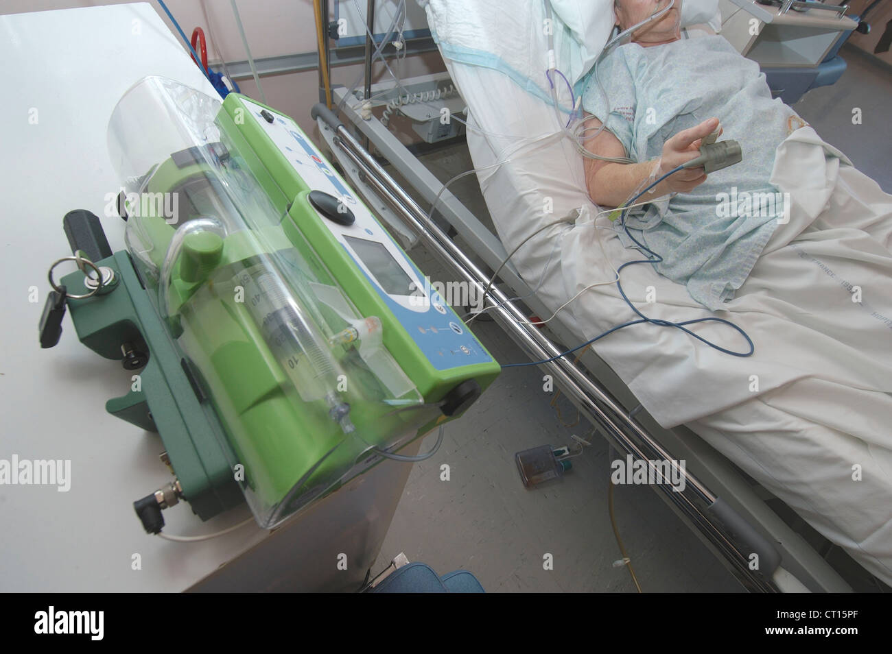 Morphine pump -Fotos und -Bildmaterial in hoher Auflösung – Alamy