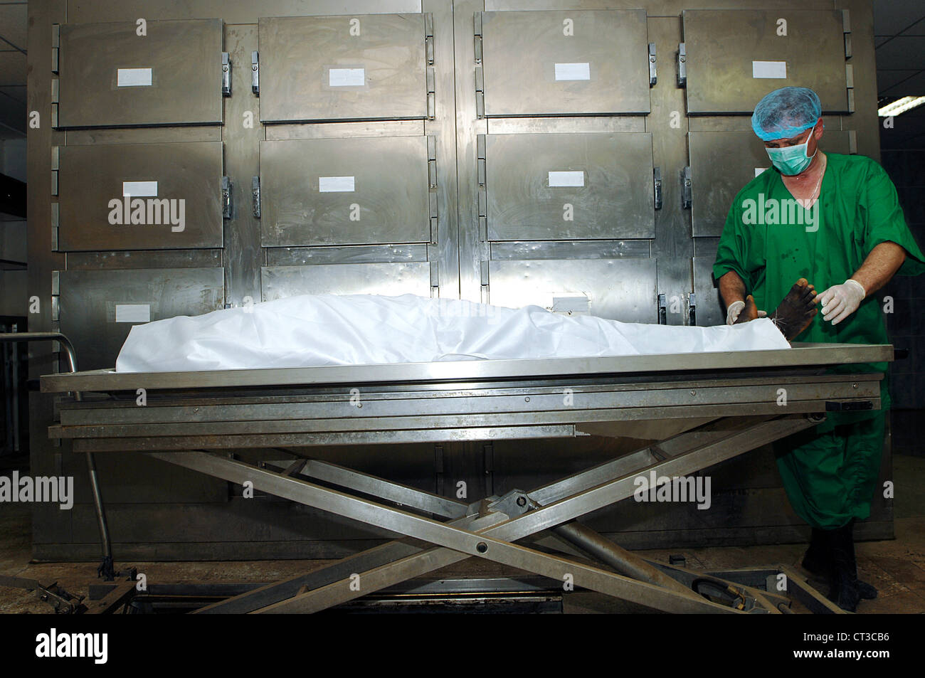 Morgue corpse -Fotos und -Bildmaterial in hoher Auflösung – Alamy