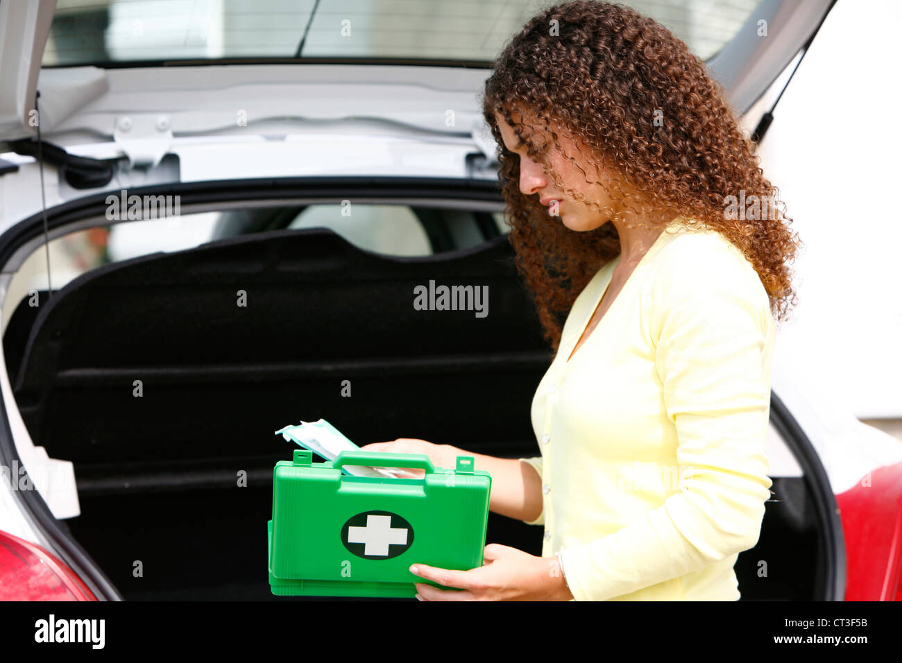 Auto first aid kit Stockfotos und -bilder Kaufen - Alamy