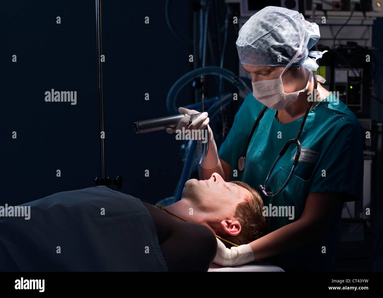 Tracheal intubation -Fotos und -Bildmaterial in hoher Auflösung – Alamy