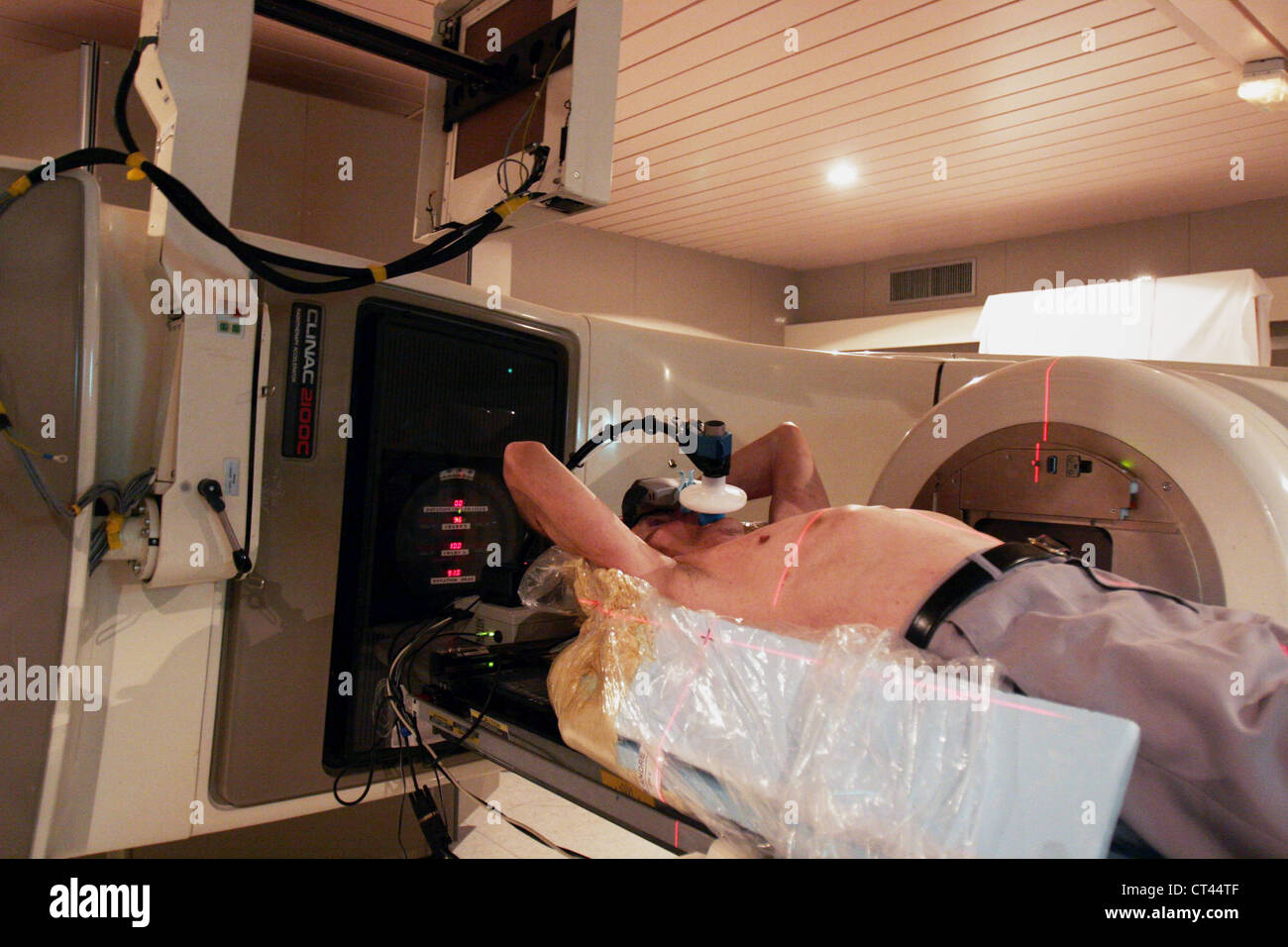 Strahlentherapie masken -Fotos und -Bildmaterial in hoher Auflösung – Alamy