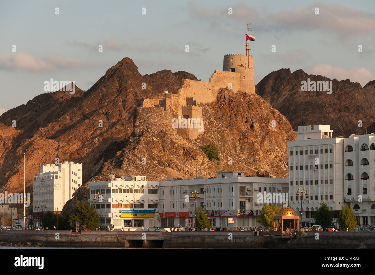 Maskat am meer -Fotos und -Bildmaterial in hoher Auflösung – Alamy