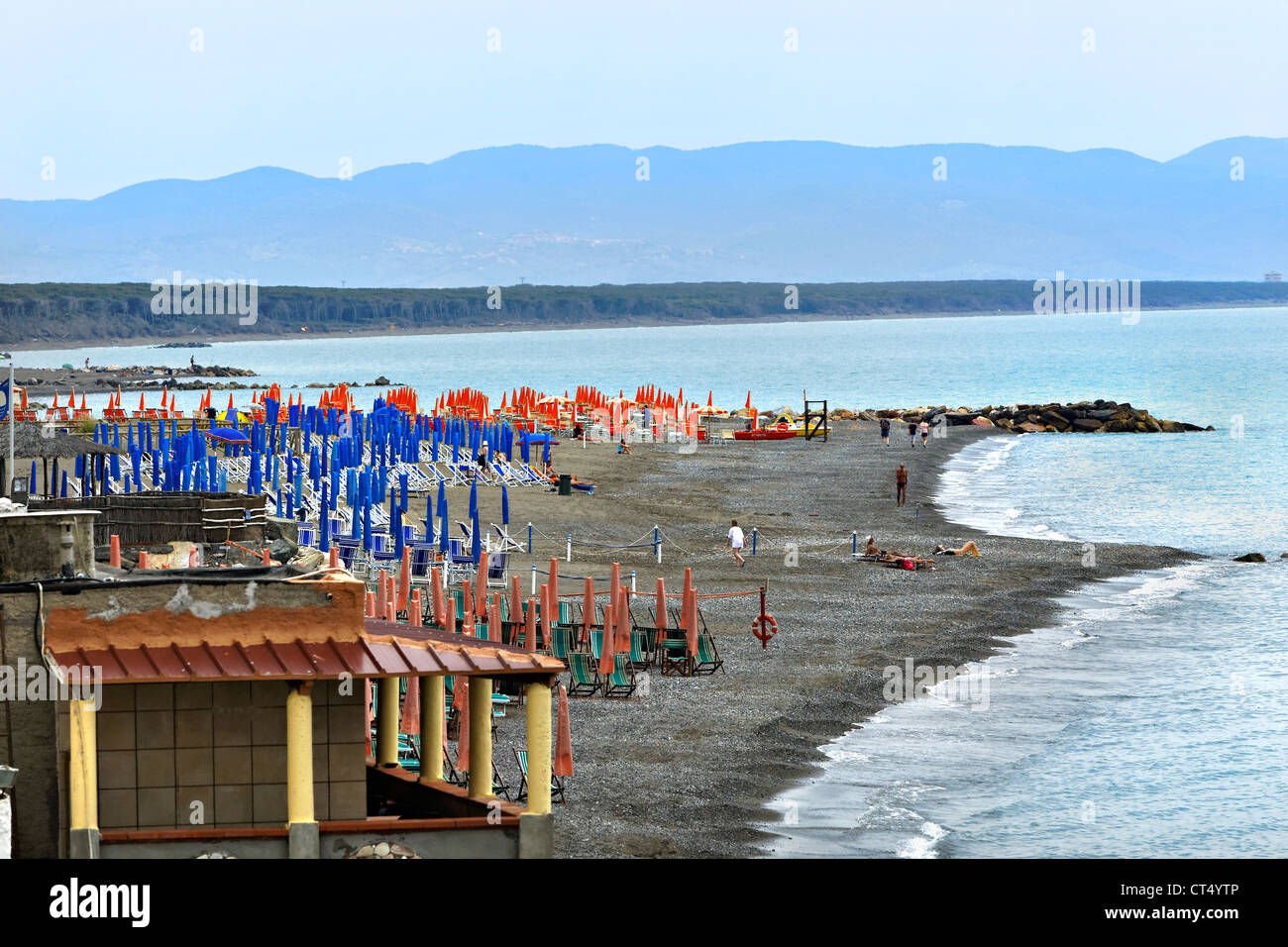 Strandszene, Cecina Mare, Toskana Italien Stockfotografie - Alamy