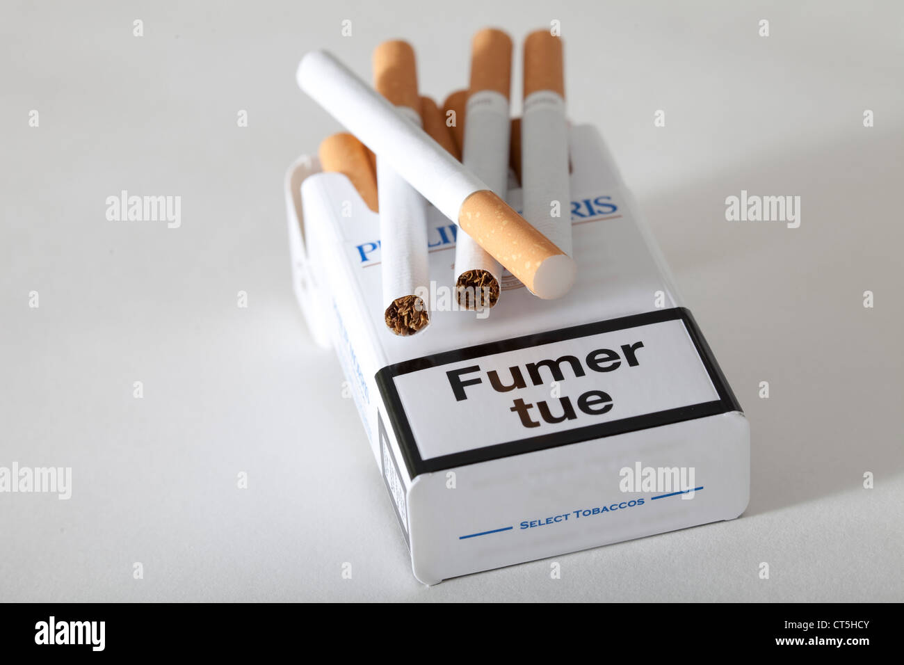 Packets cigarette -Fotos und -Bildmaterial in hoher Auflösung – Alamy