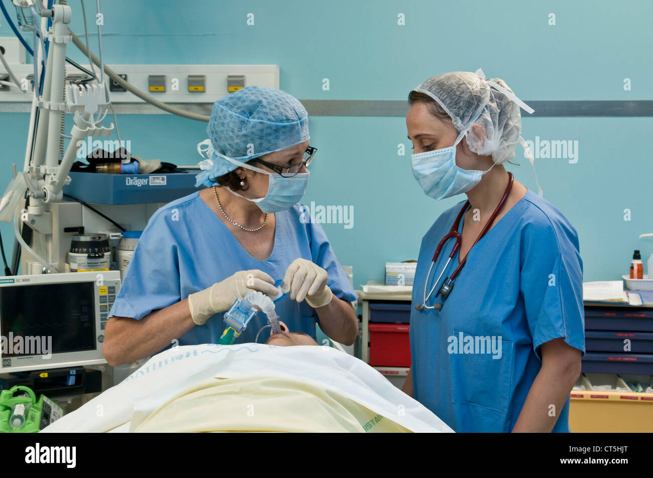 Anesthésie générale -Fotos und -Bildmaterial in hoher Auflösung – Alamy