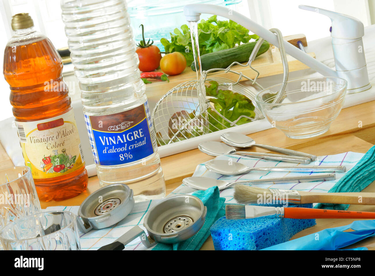 Hausmittel essig -Fotos und -Bildmaterial in hoher Auflösung – Alamy