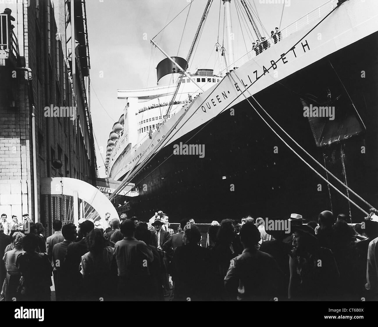 New york kreuzfahrthafen Schwarzweiß-Stockfotos und -bilder - Alamy