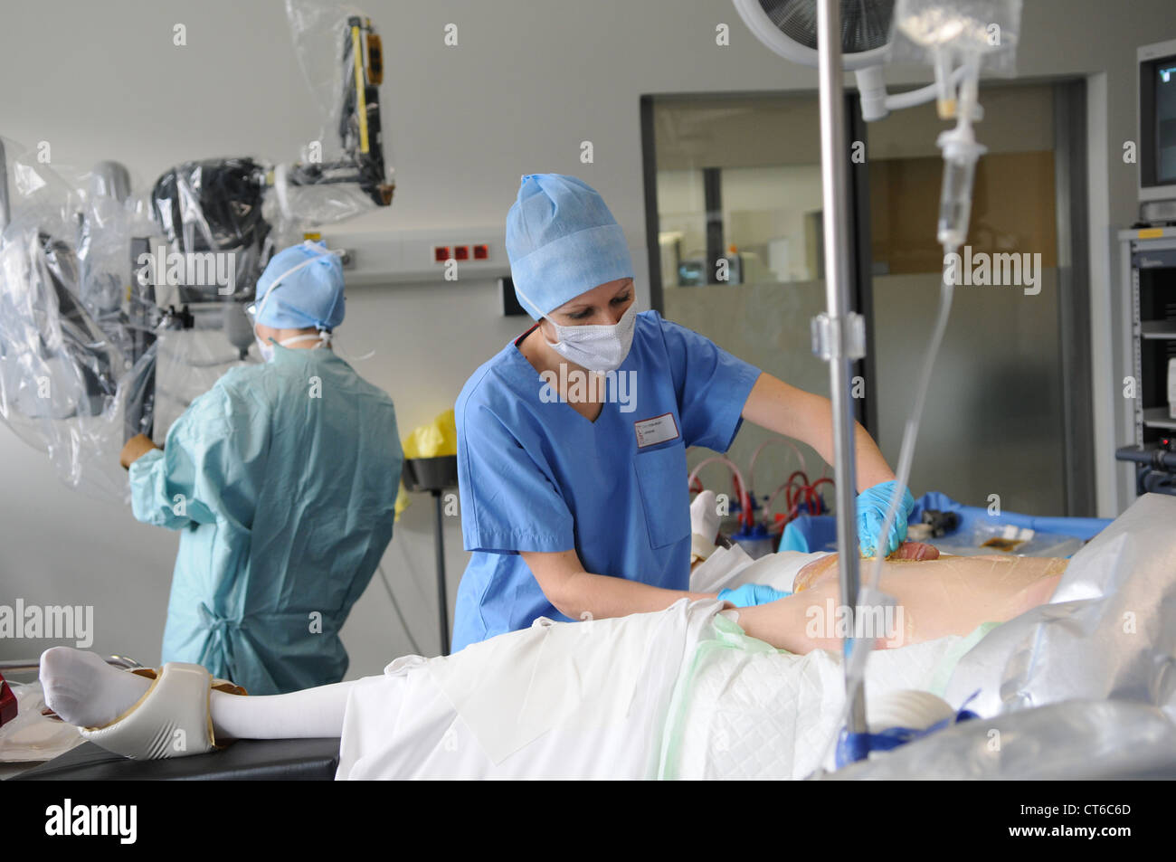Krankenhauspersonal Op Vorbereiten Stockfotos und -bilder Kaufen - Alamy