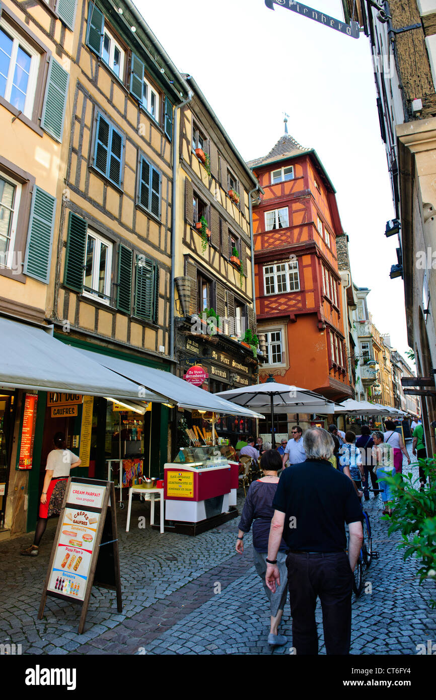 Restaurants strasbourg cathedral strasbourg -Fotos und -Bildmaterial in ...