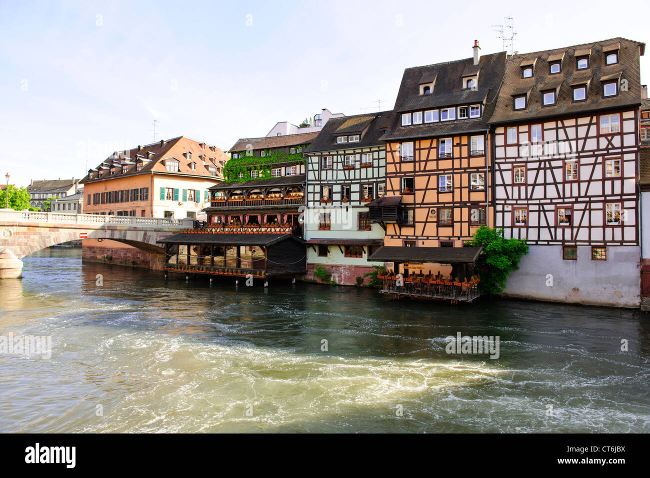 Fachwerk und halbe Fachwerkhaus mittelalterliche Häuser, Quai Ch.Frey ...