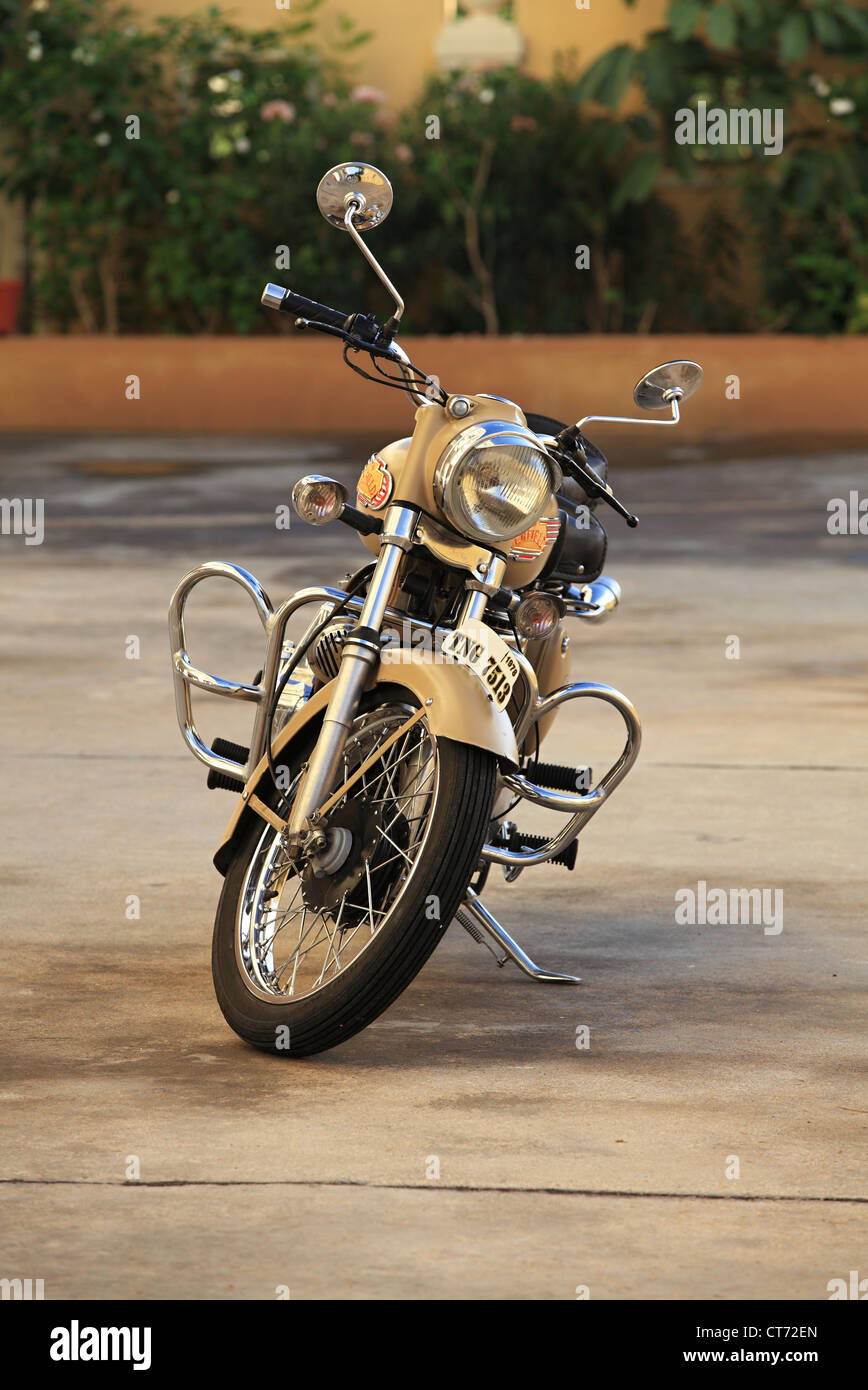 Royal enfield diesel bullet india -Fotos und -Bildmaterial in hoher ...