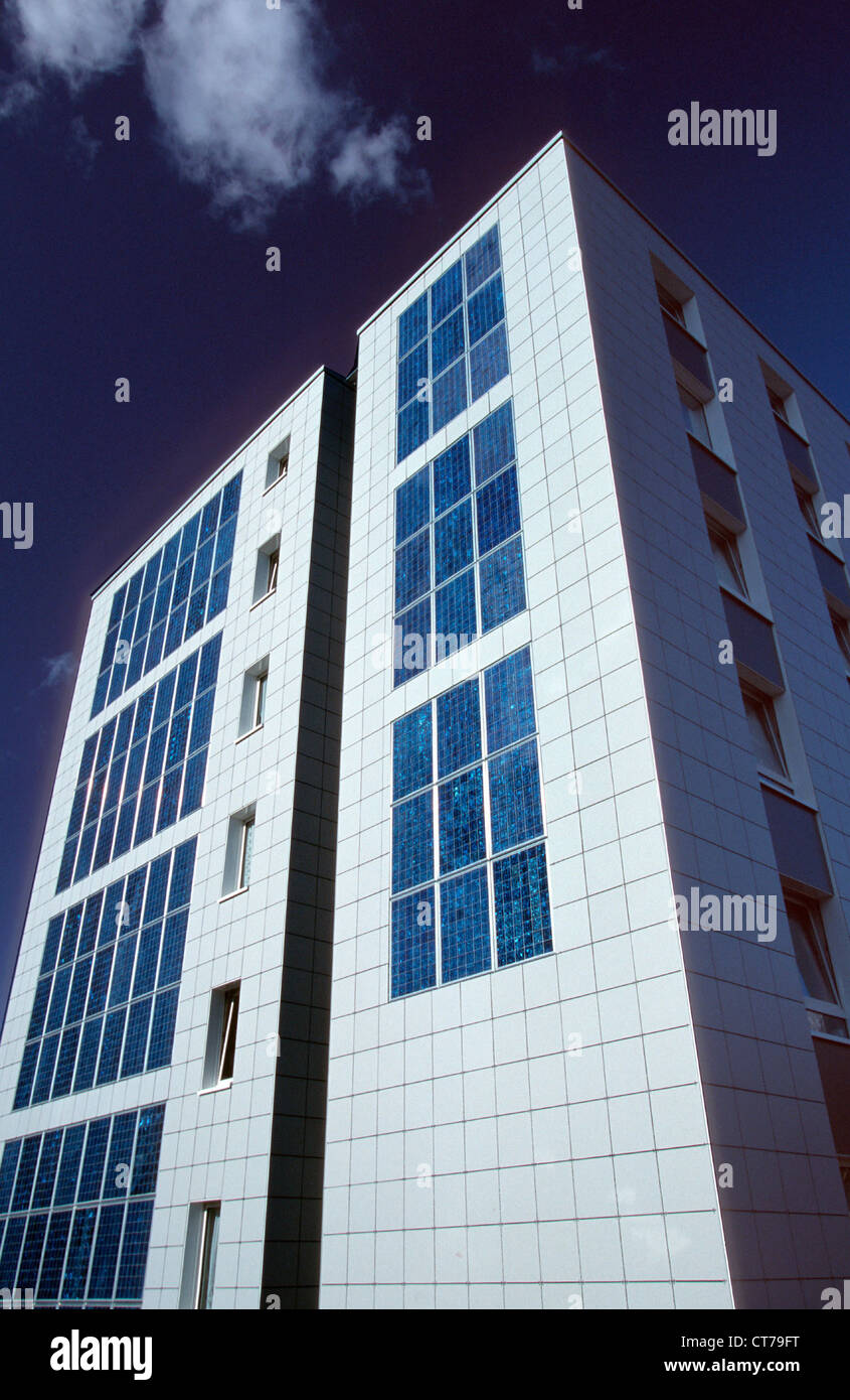 Solar facade cologne -Fotos und -Bildmaterial in hoher Auflösung – Alamy