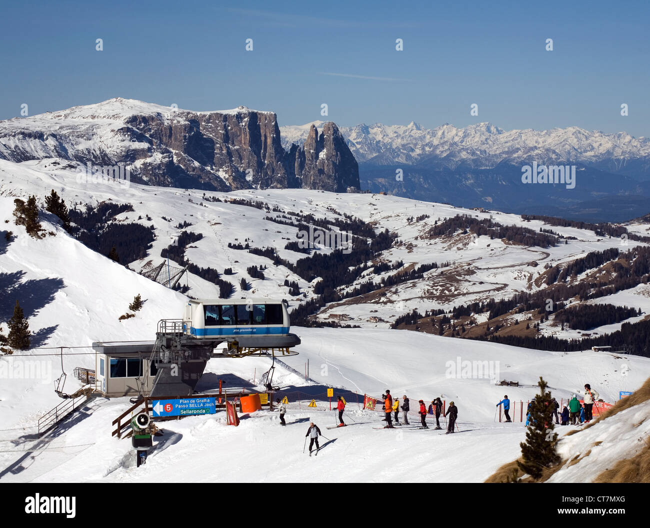 Seiser alm bahn im winter -Fotos und -Bildmaterial in hoher Auflösung ...