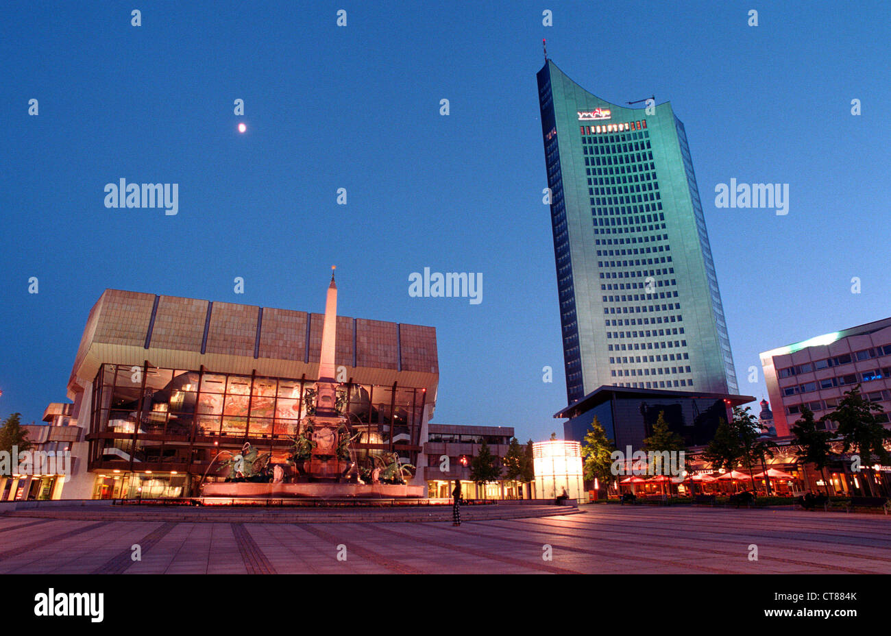 Leipzig, Augustusplatz mit seinen Sehenswürdigkeiten Stockfotografie ...