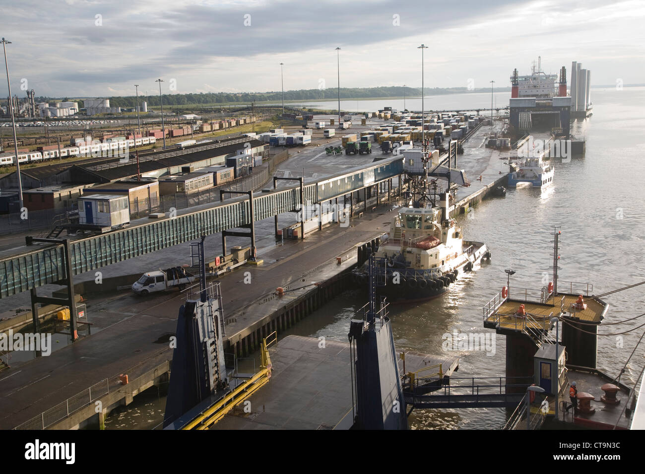 Harwich international ferry hafen terminal dock docks kai dockside ...