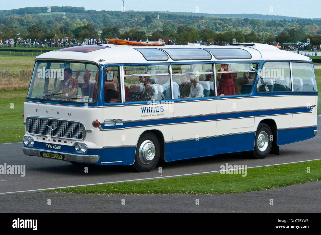 Old ford bus -Fotos und -Bildmaterial in hoher Auflösung – Alamy
