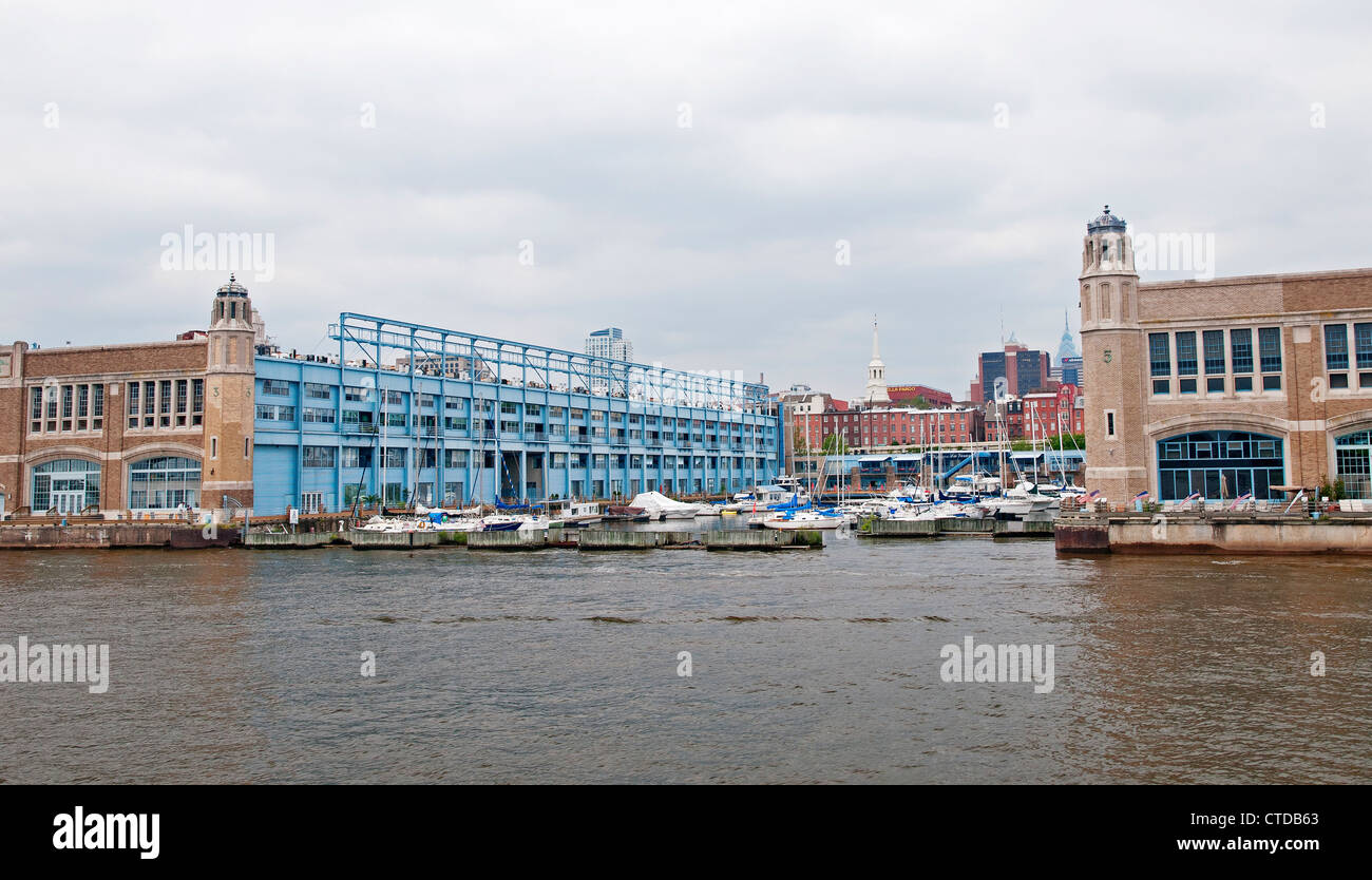 Piers und werften -Fotos und -Bildmaterial in hoher Auflösung – Alamy