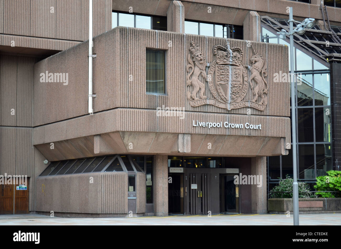 Queen elizabeth law courts -Fotos und -Bildmaterial in hoher Auflösung ...