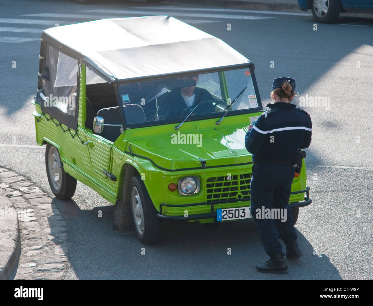 Gendarme car -Fotos und -Bildmaterial in hoher Auflösung – Alamy