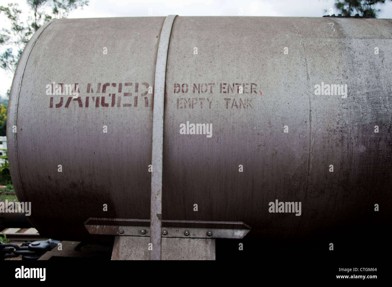 Benzin im tank -Fotos und -Bildmaterial in hoher Auflösung – Alamy