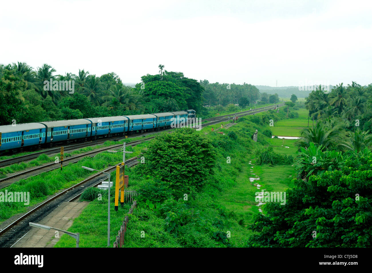 Train journey india -Fotos und -Bildmaterial in hoher Auflösung – Alamy