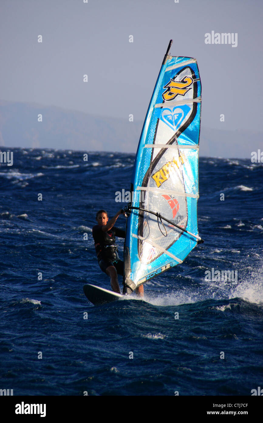 Windsurfen windsurfen windsurfer -Fotos und -Bildmaterial in hoher ...