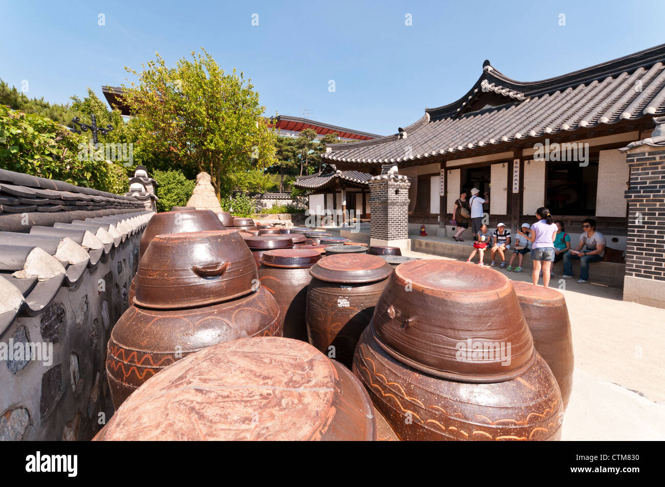 Tetto di tegole hanok -Fotos und -Bildmaterial in hoher Auflösung – Alamy