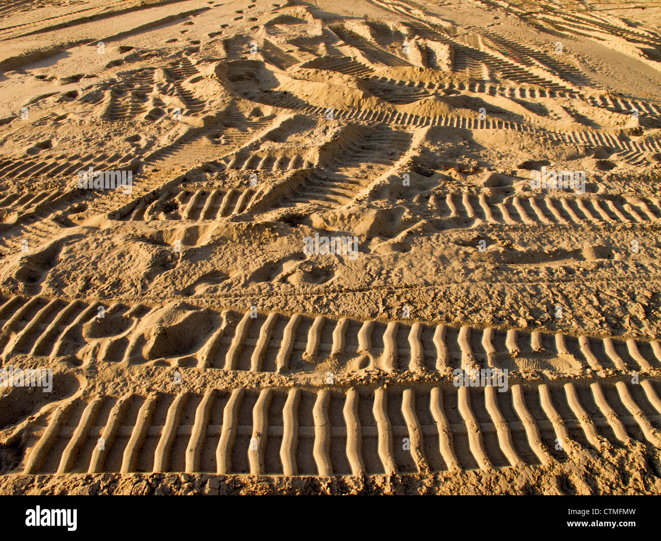 Caterpillar baufahrzeuge Stockfotos und -bilder Kaufen - Alamy