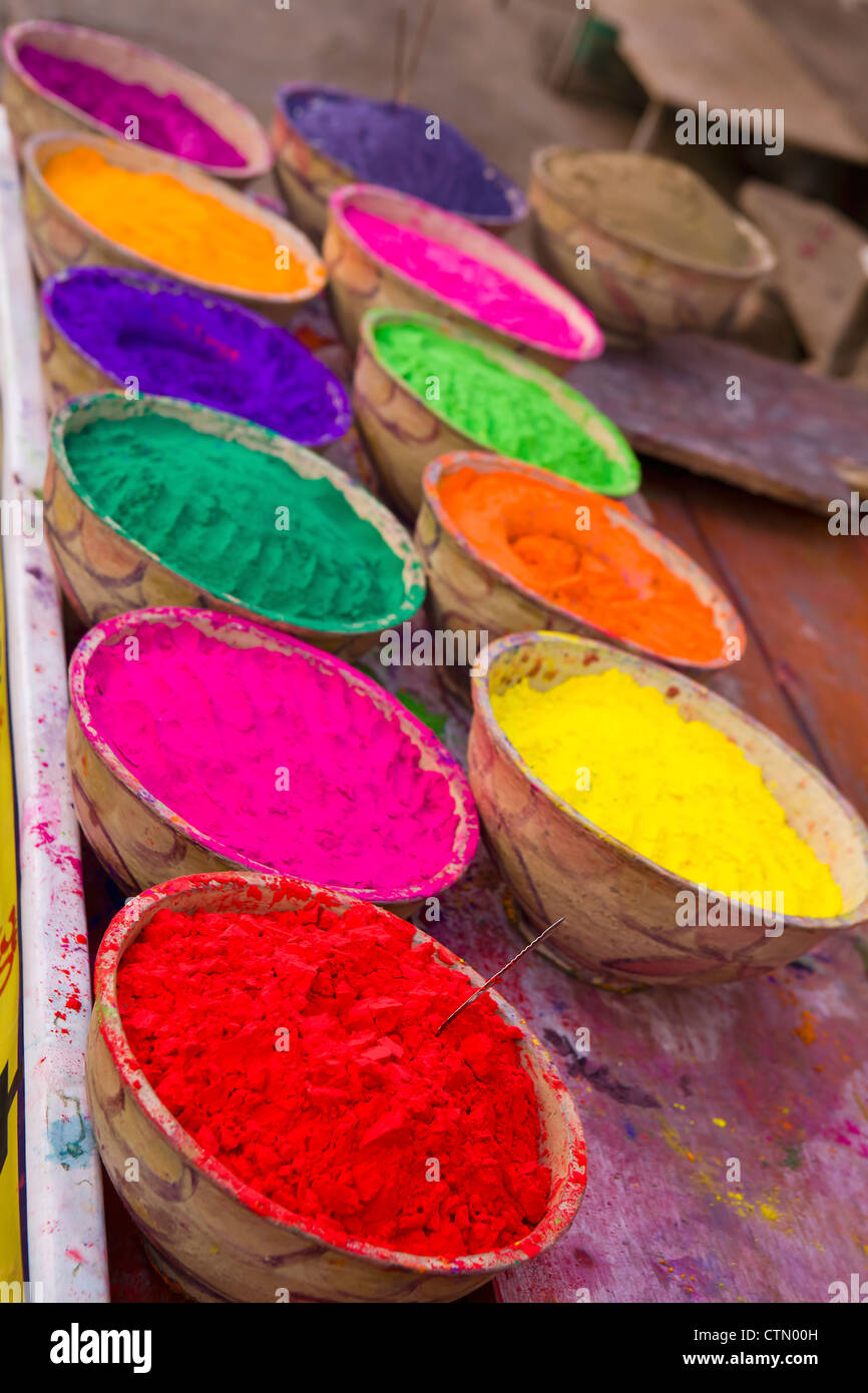 Bindi powder -Fotos und -Bildmaterial in hoher Auflösung – Alamy