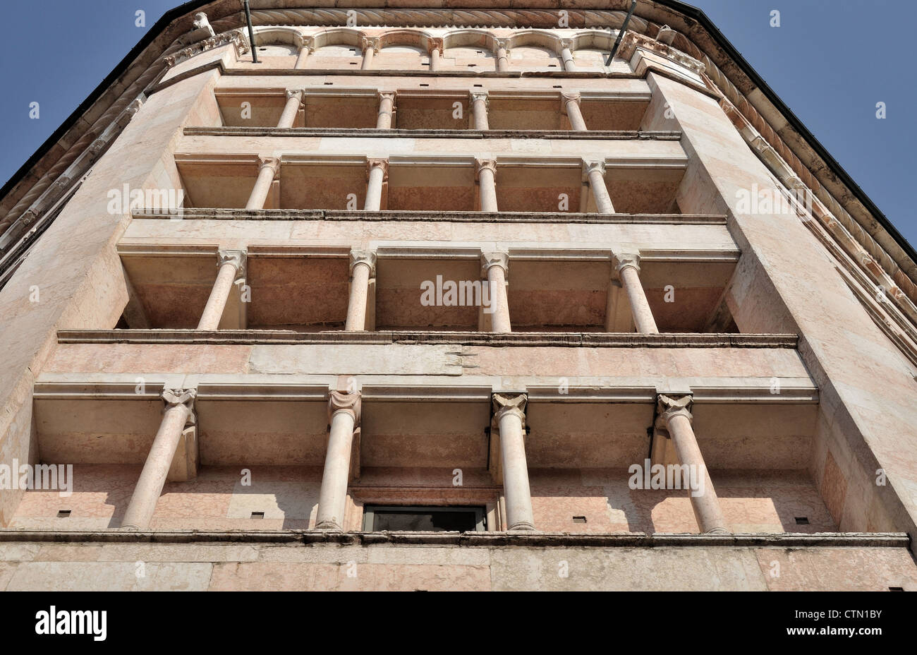 Italienische loggien -Fotos und -Bildmaterial in hoher Auflösung – Alamy