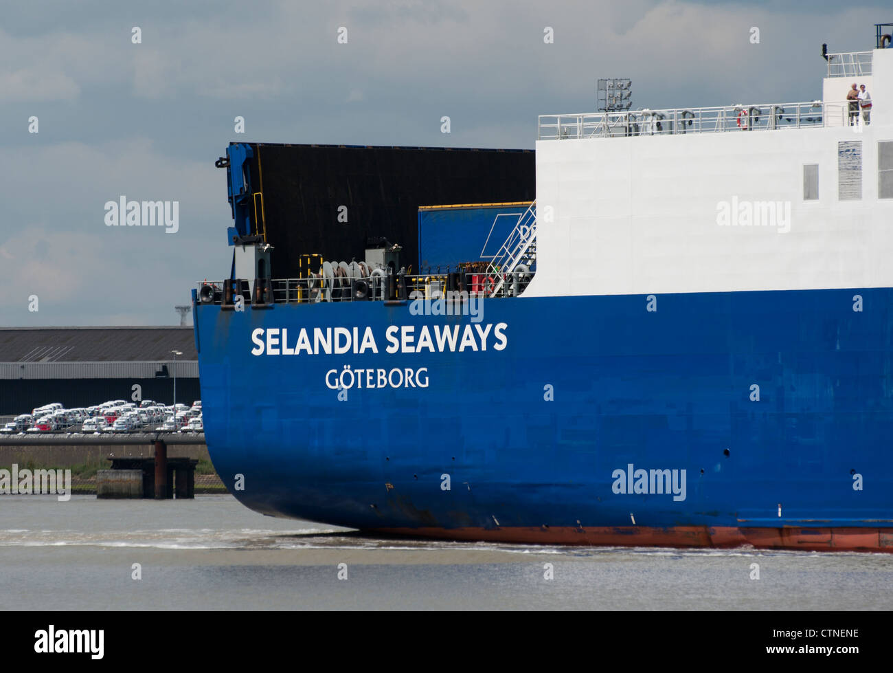Container frachter heckansicht -Fotos und -Bildmaterial in hoher ...
