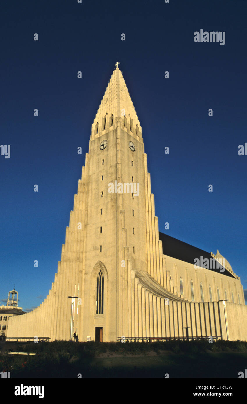Hallgrim kirche reykjavik -Fotos und -Bildmaterial in hoher Auflösung ...