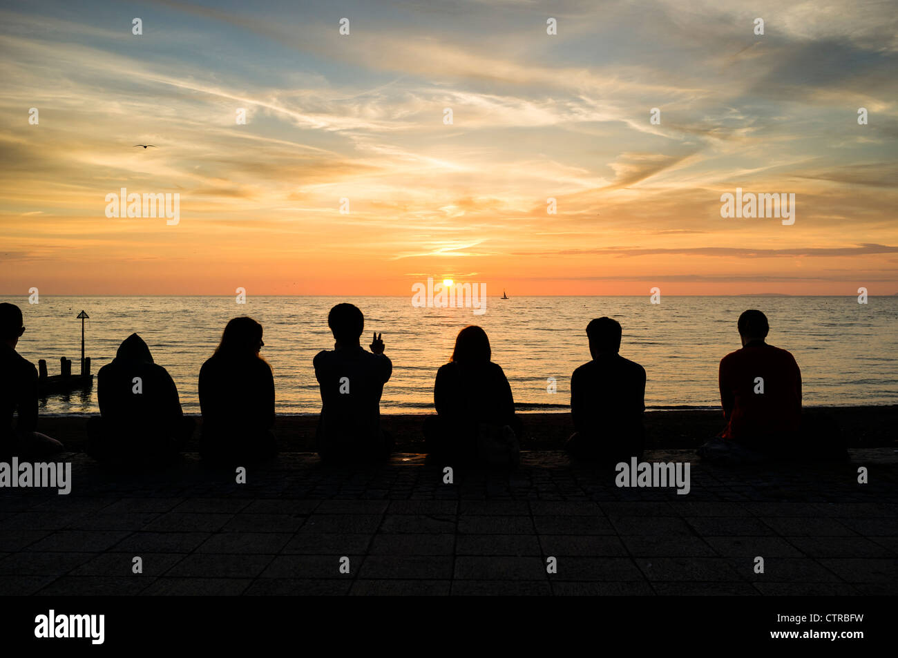 Saß sitzen sitzen -Fotos und -Bildmaterial in hoher Auflösung – Alamy