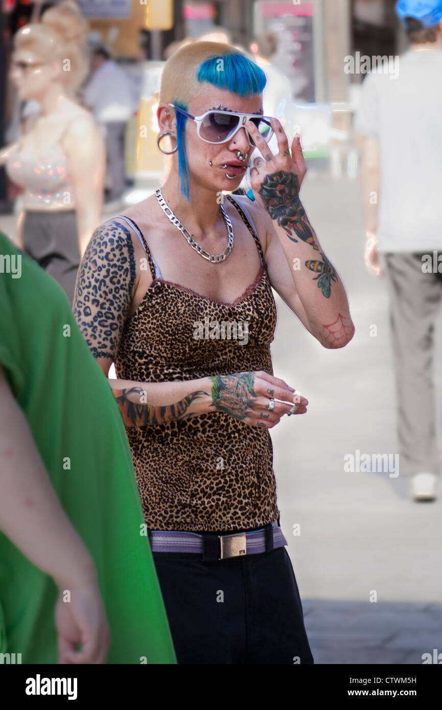 Pierced girl -Fotos und -Bildmaterial in hoher Auflösung – Alamy