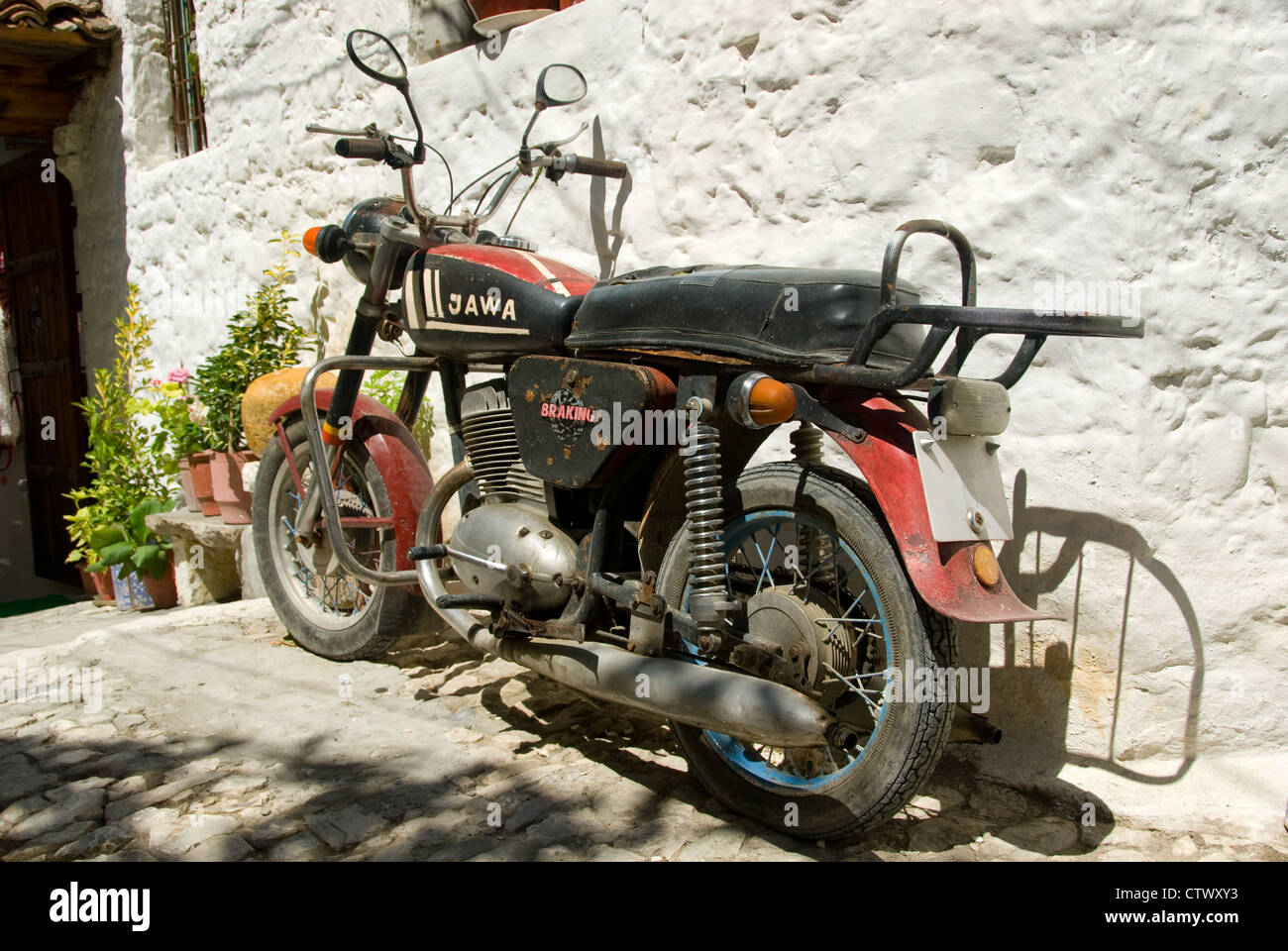 Jawa motorcycle -Fotos und -Bildmaterial in hoher Auflösung – Alamy