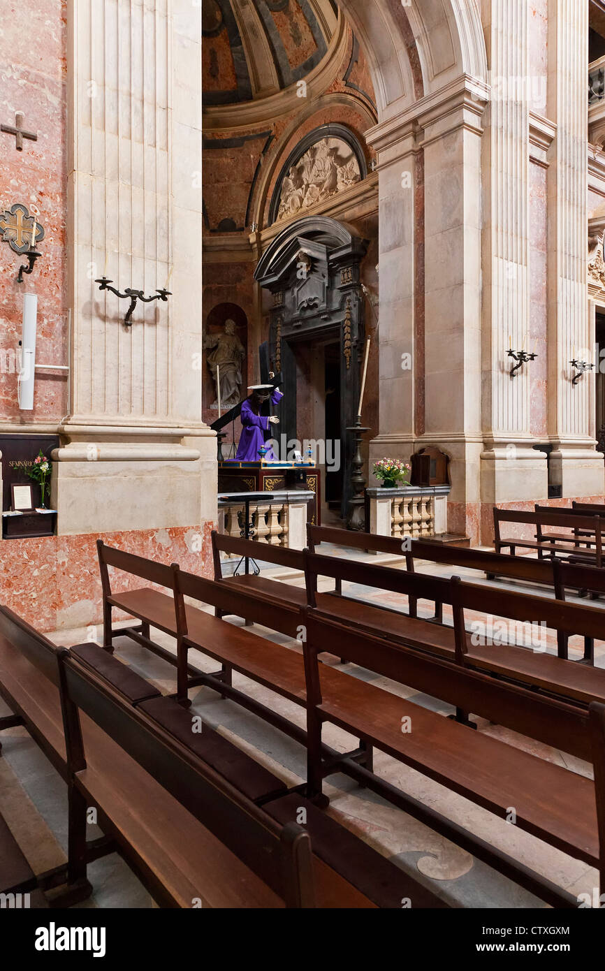 Basilika von Mafra Palast und Kloster in Portugal. Barock-Architektur ...