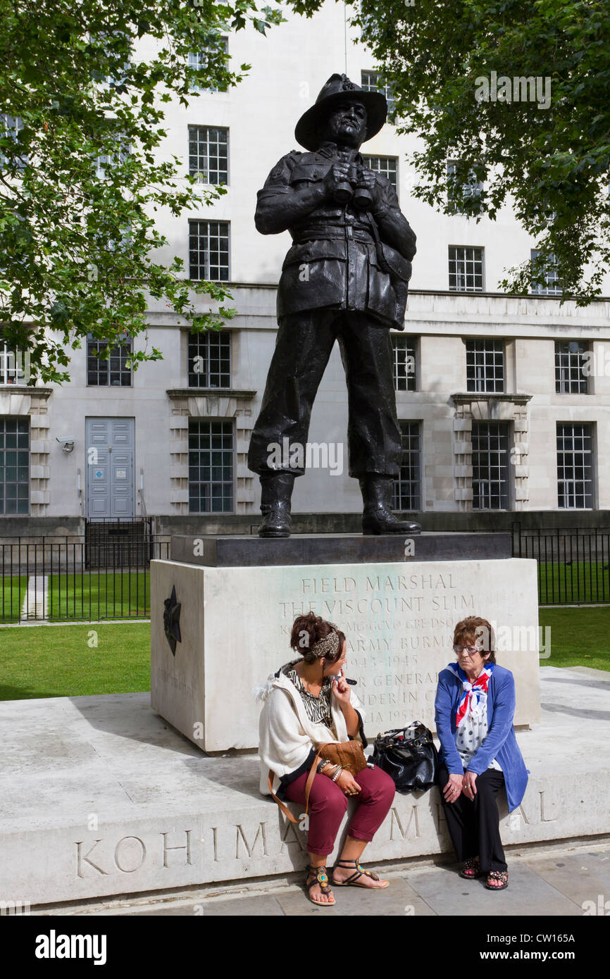 Statue des Viscount Slim, Whitehall, Westminster, London, England, UK ...