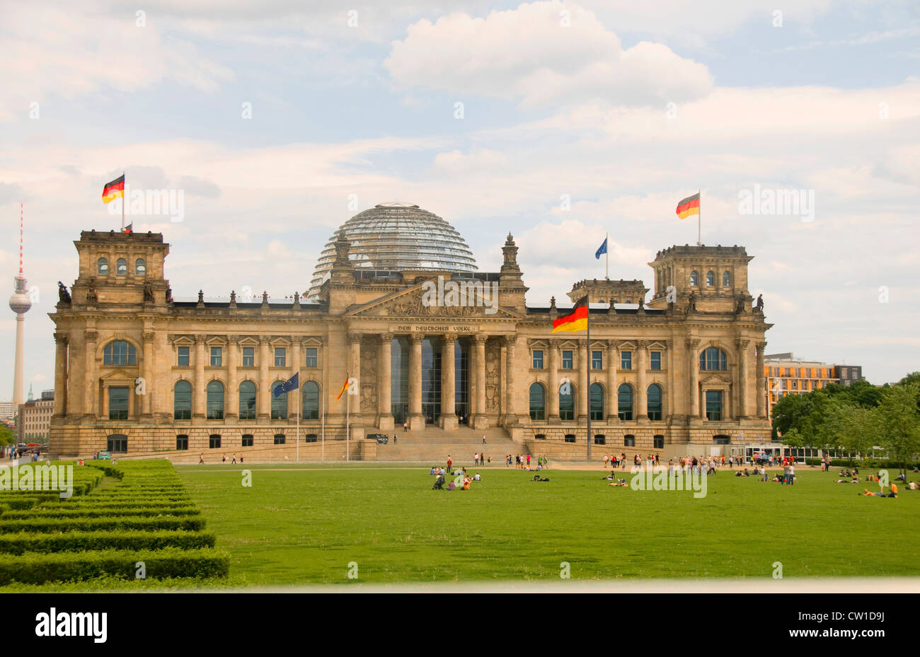 Das Reichstag Parlament historische Gebäude mit Glaskuppel Berlin Deutschland Stockfotografie ...