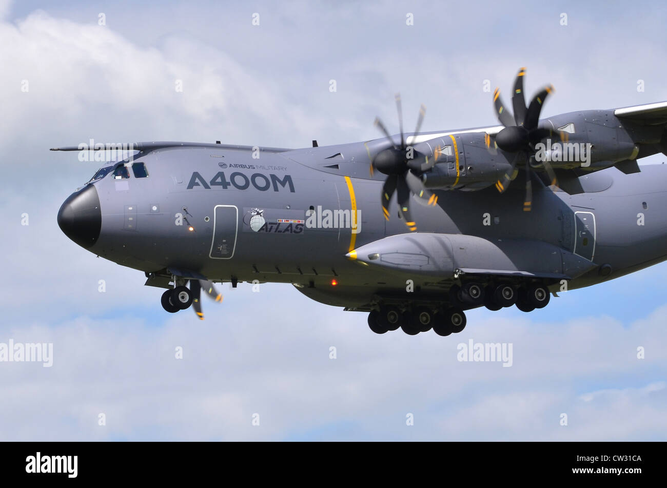 Airbus A400M Atlas turboprop Verkehrsmittel Flugzeug im Landeanflug an ...