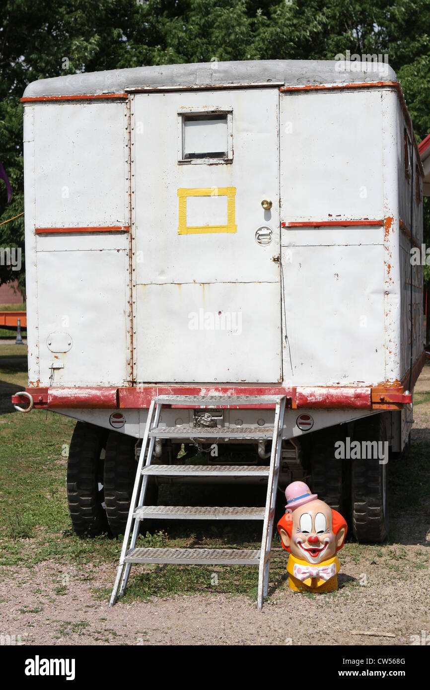 Circus trailer -Fotos und -Bildmaterial in hoher Auflösung – Alamy