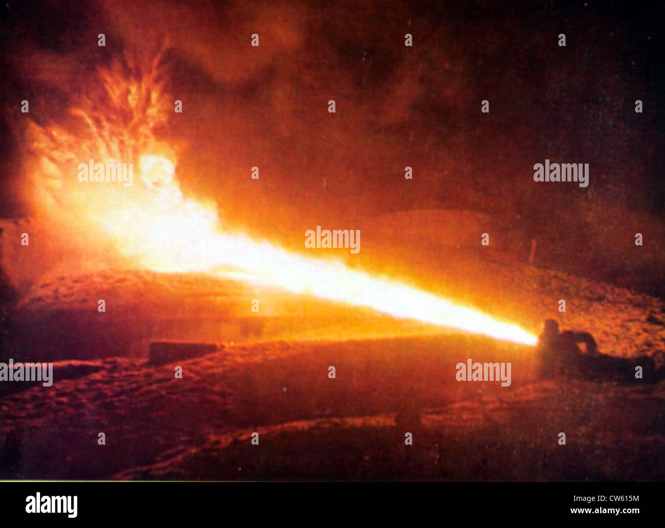 Flammenwerfer des weltkriegs ii -Fotos und -Bildmaterial in hoher ...