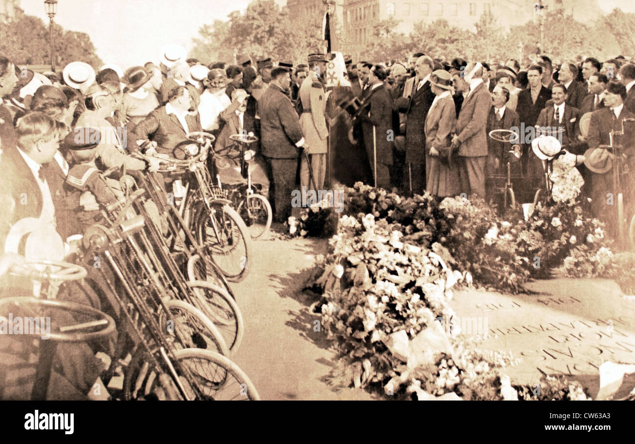 Paris. Unter General Gouraud Arc de Triomphe ist Militärgouverneur ...