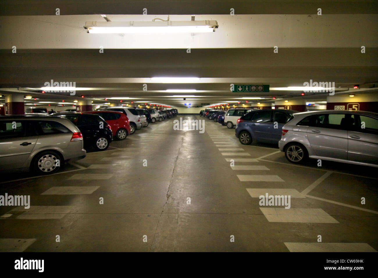Tolle garage -Fotos und -Bildmaterial in hoher Auflösung – Alamy