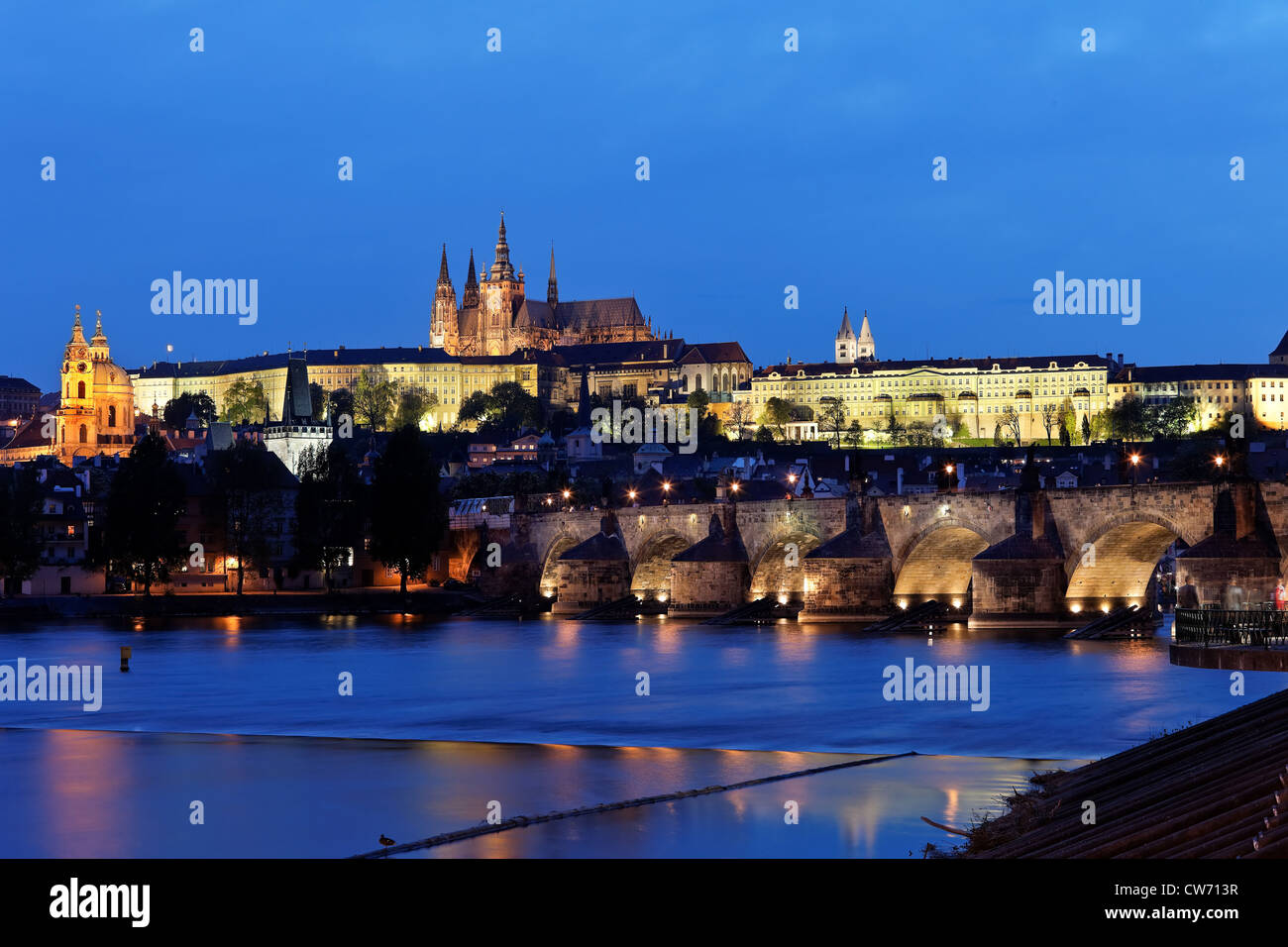 Prag bei Nacht, Republik Moldau, Tschechien, Prag, Karlsbrücke und ...
