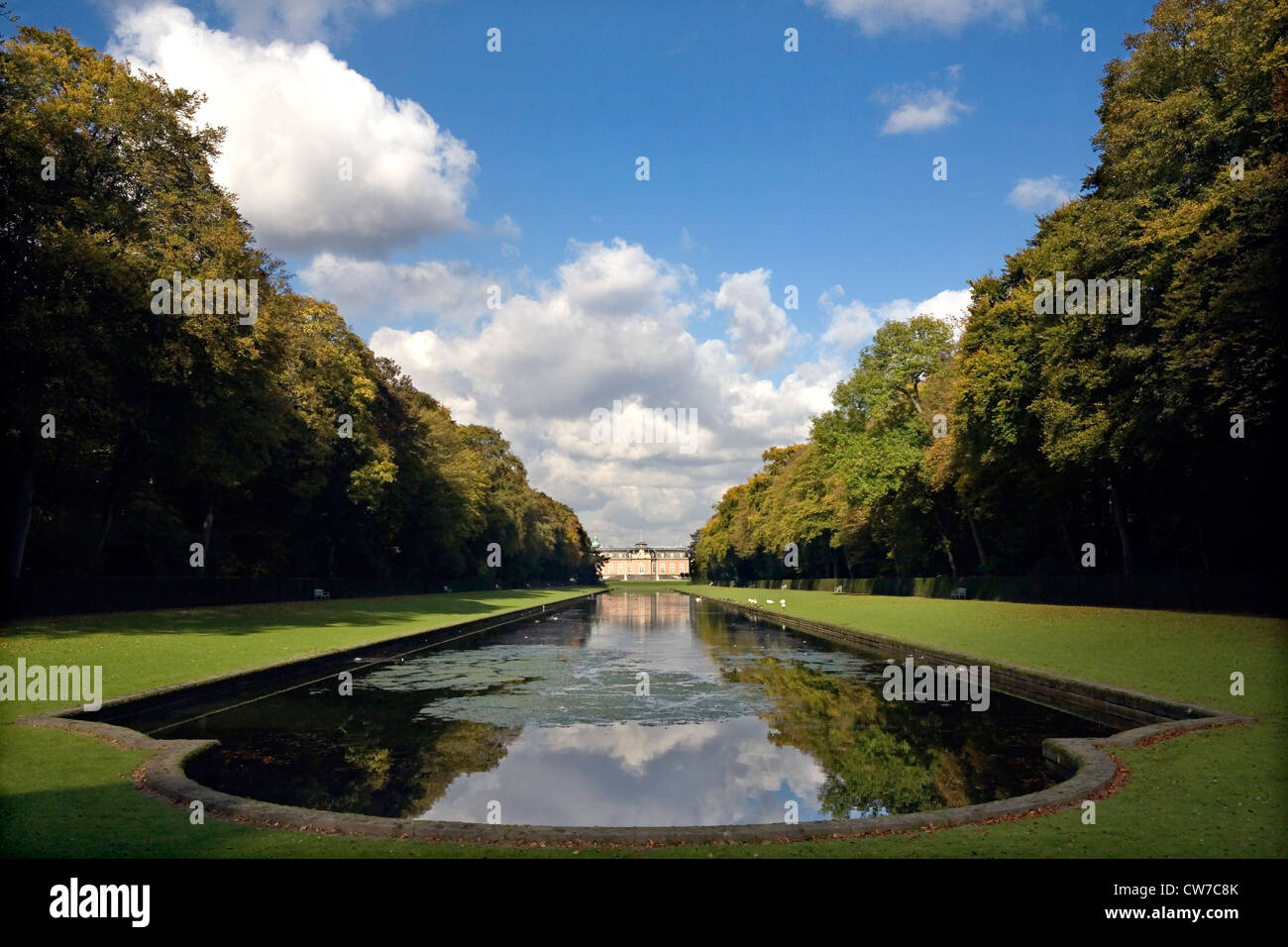 Benrath Schloss Mit Park Stockfotos und -bilder Kaufen - Alamy