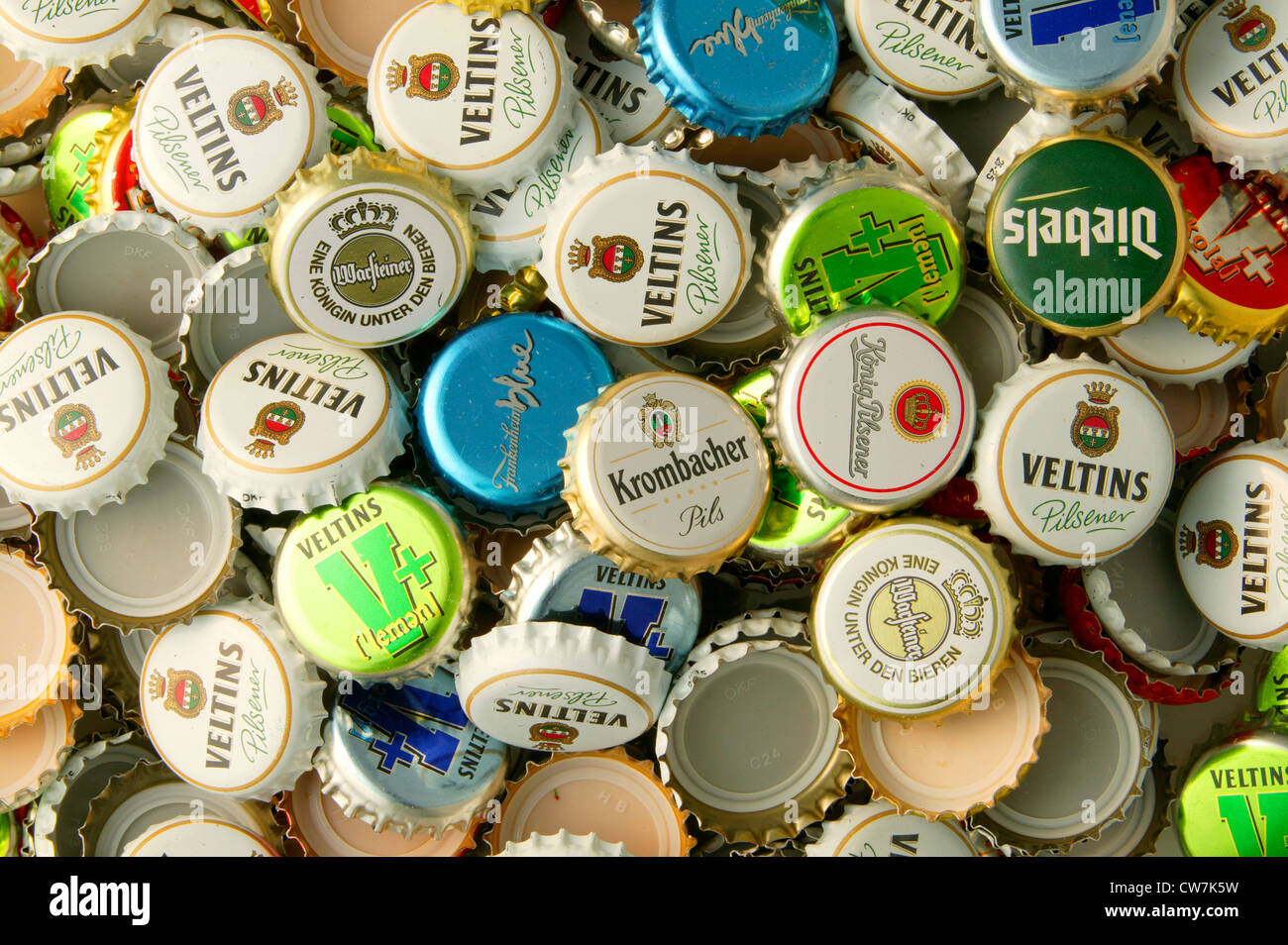 Crown caps -Fotos und -Bildmaterial in hoher Auflösung – Alamy