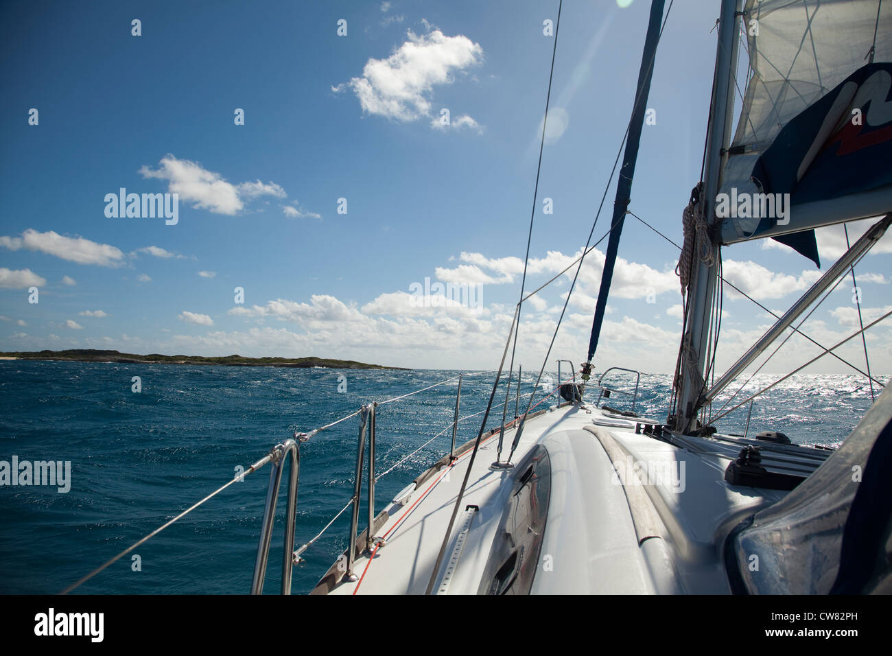 Segelboot wolken -Fotos und -Bildmaterial in hoher Auflösung – Alamy